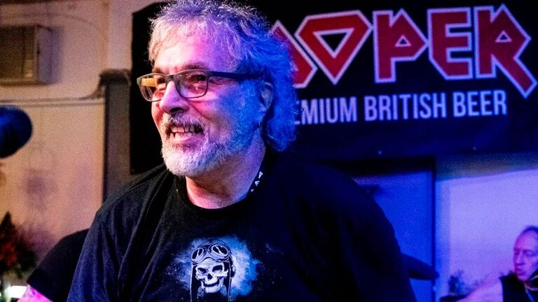 Morre Paul Mario Day, primeiro vocalista do Iron Maiden, aos 69 anos ...