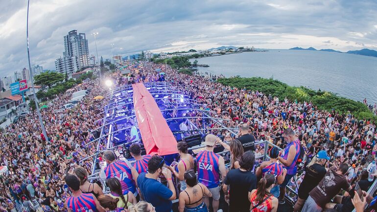 Pré-Carnaval Floripa acontece na beira-mar continental com atrações ...